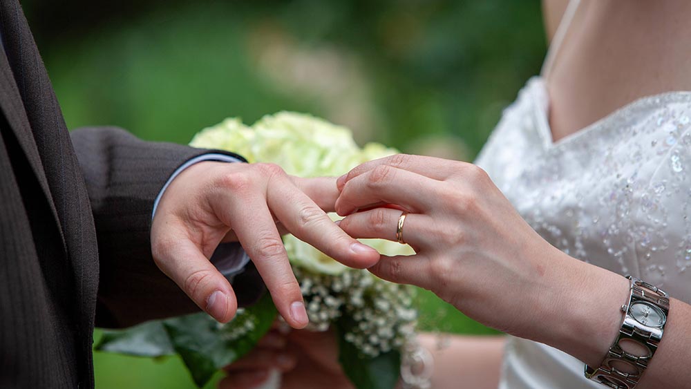 Sagt man Hochzeit oder Trauung? Was Sie wissen müssen - Evangelische ...